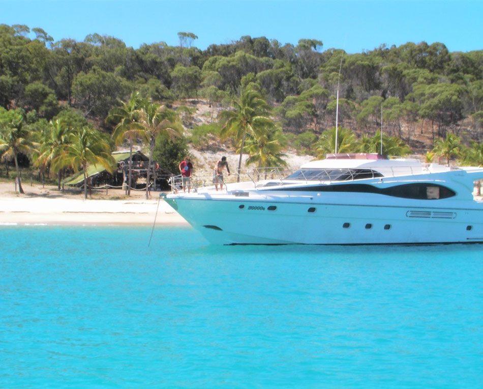 Home [flyingfishpointslipway.com]