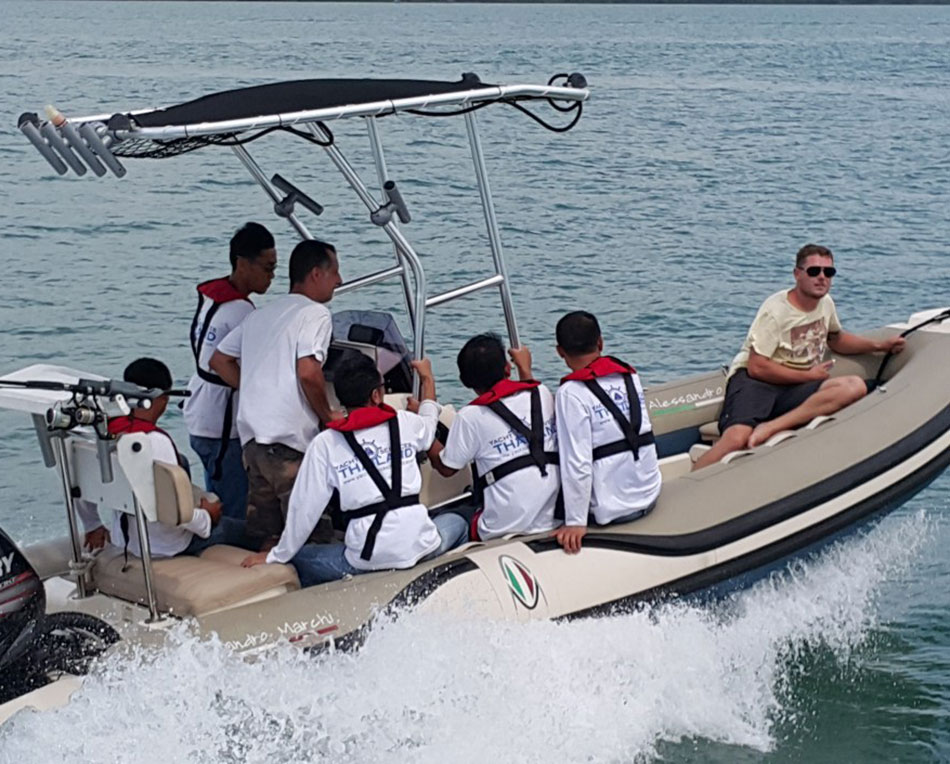 Home [flyingfishpointslipway.com]