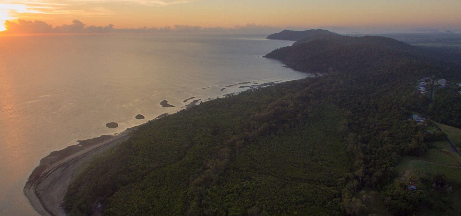 Home [flyingfishpointslipway.com]